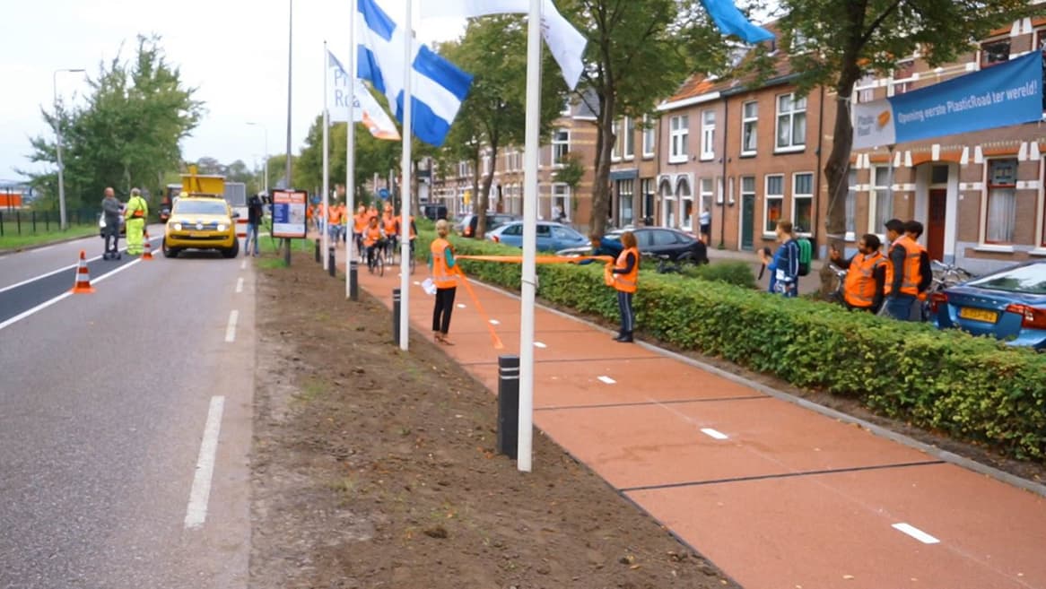 Recycled plastic cycling path opens in the netherlands