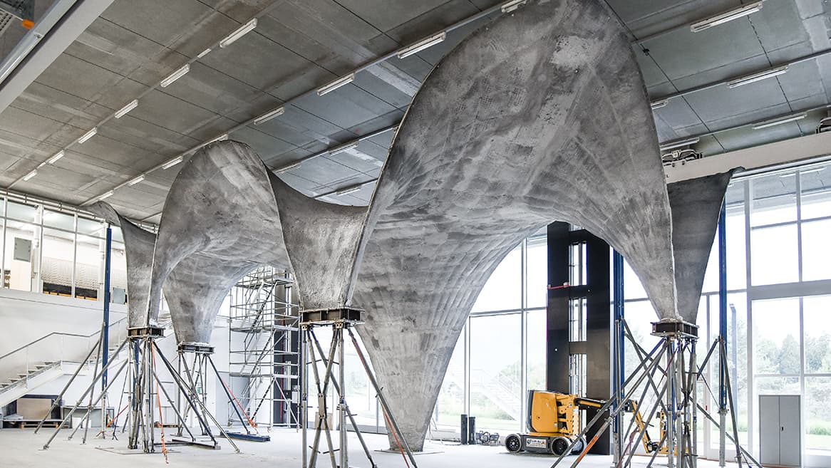 Fabricating an ultra thin concrete roof